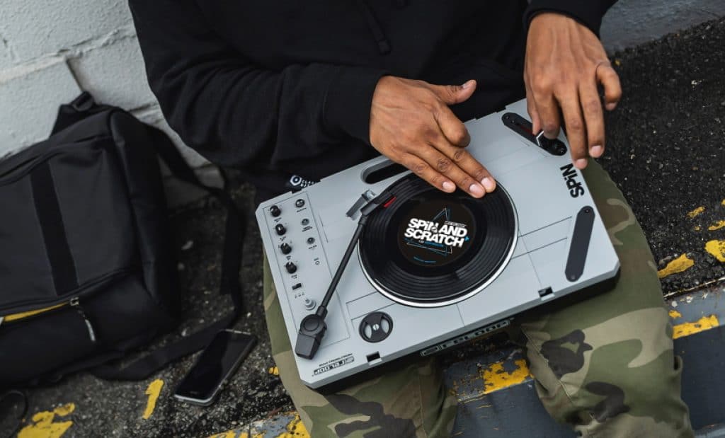 11 Best DJ Turntables Reviewed in Detail [Jun. 2020]